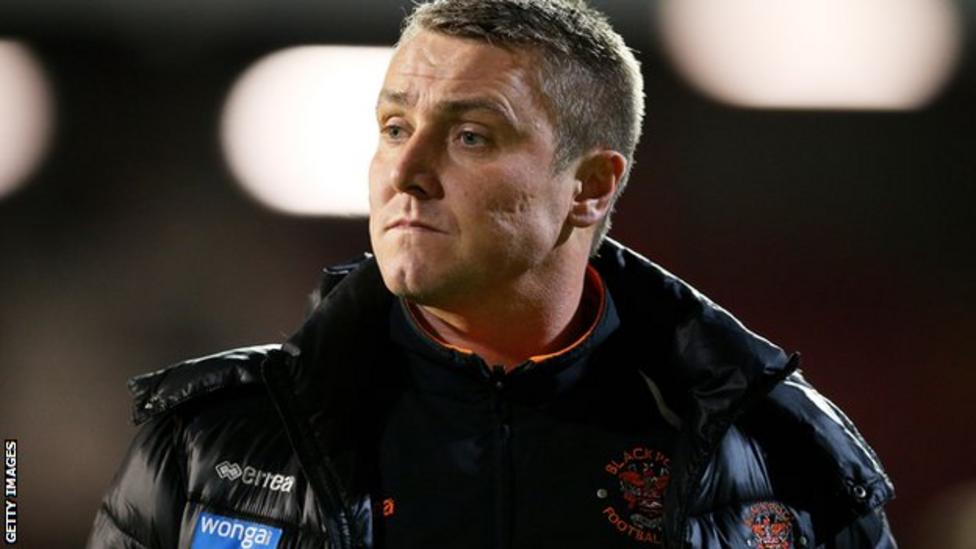 Blackpool: Lee Clark wishes Championship season could end - BBC Sport