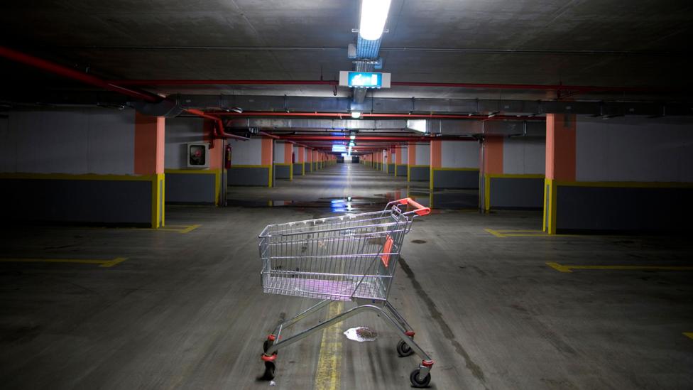 Shop, but don’t enter: The strange world of dark stores - BBC Future