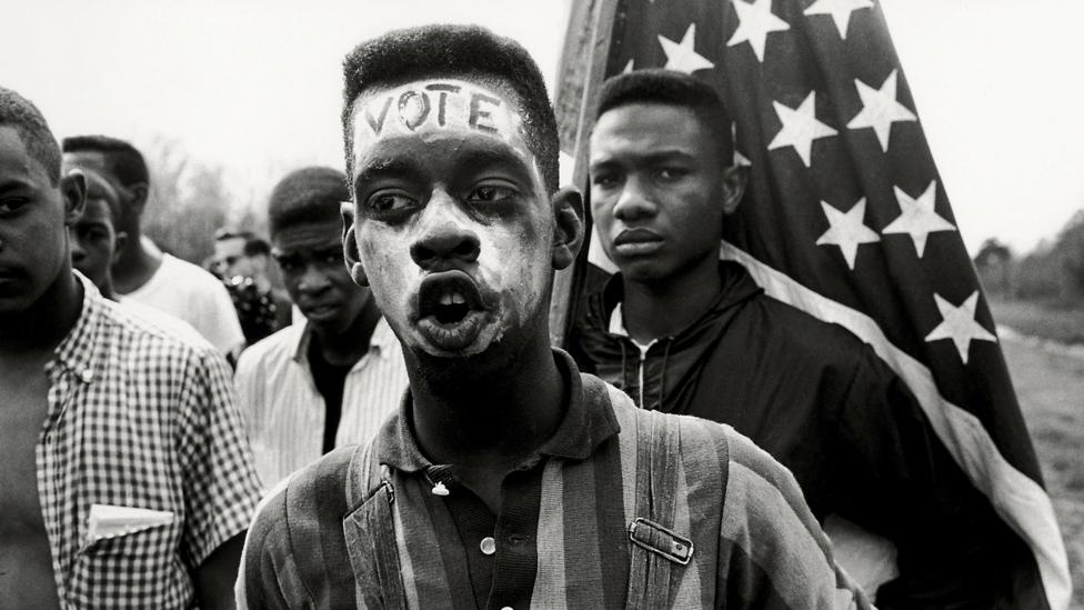 The Iconic Civil Rights Photos That Still Resonate – DOTS & LINES